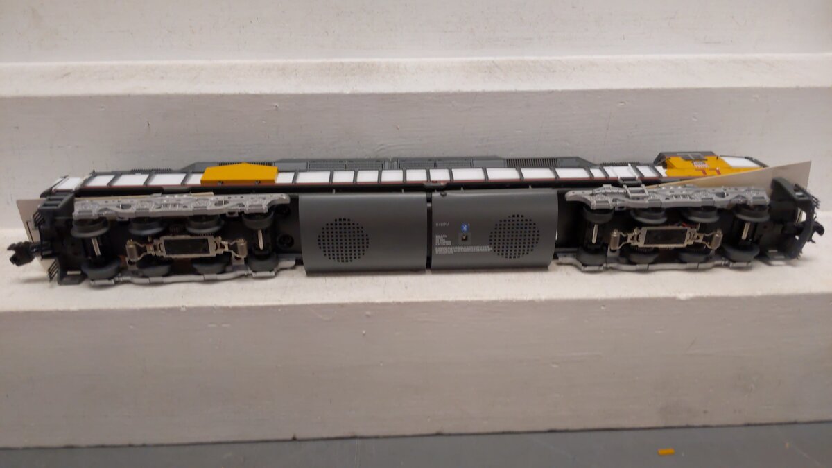 Lionel 2233180 O Union Pacific Shield Legacy DD35 Diesel Locomotive #7 ...