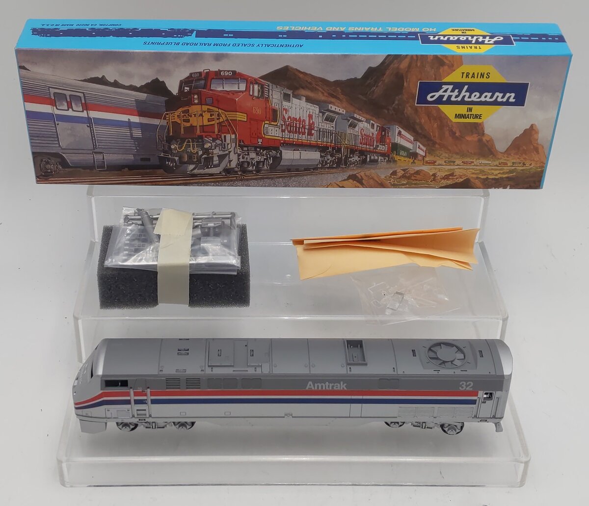 Athearn 3678 HO Amtrak AMD-103 P42 Dummy Diesel Locomotive #32 LN/Box ...