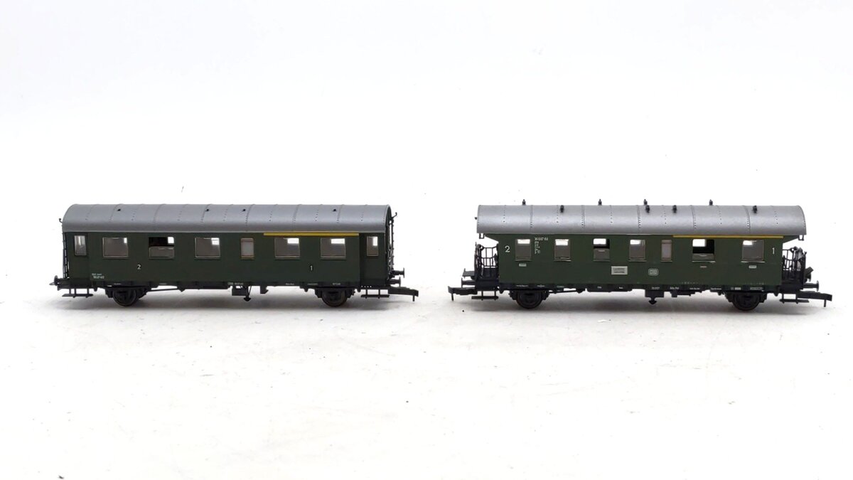 Roco HO Scale German State Railways (DR) Two-Axle Standard Corridor Co ...