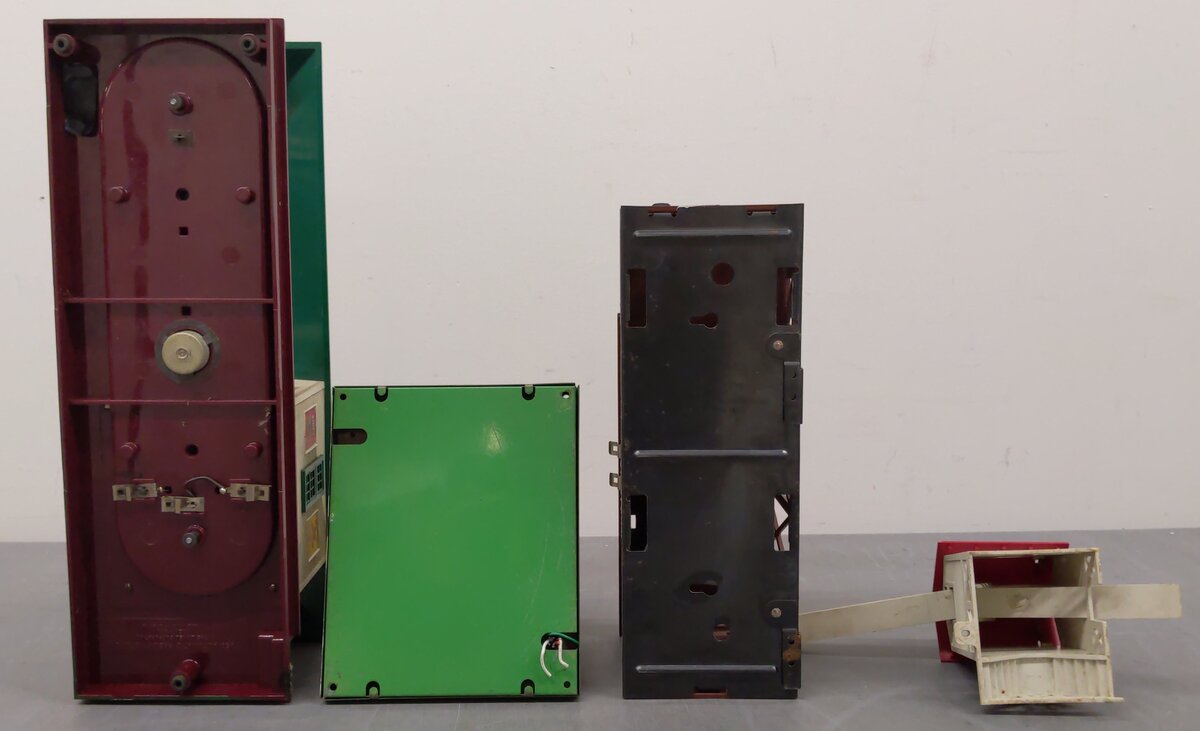 Lionel 145/352/356 Vintage O Operating Gateman, Freight Station, & Gat ...