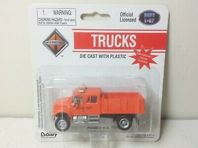 Boley 4033-99 HO Dept 1-87 2-Axle Short Stake Bed Truck – Trainz