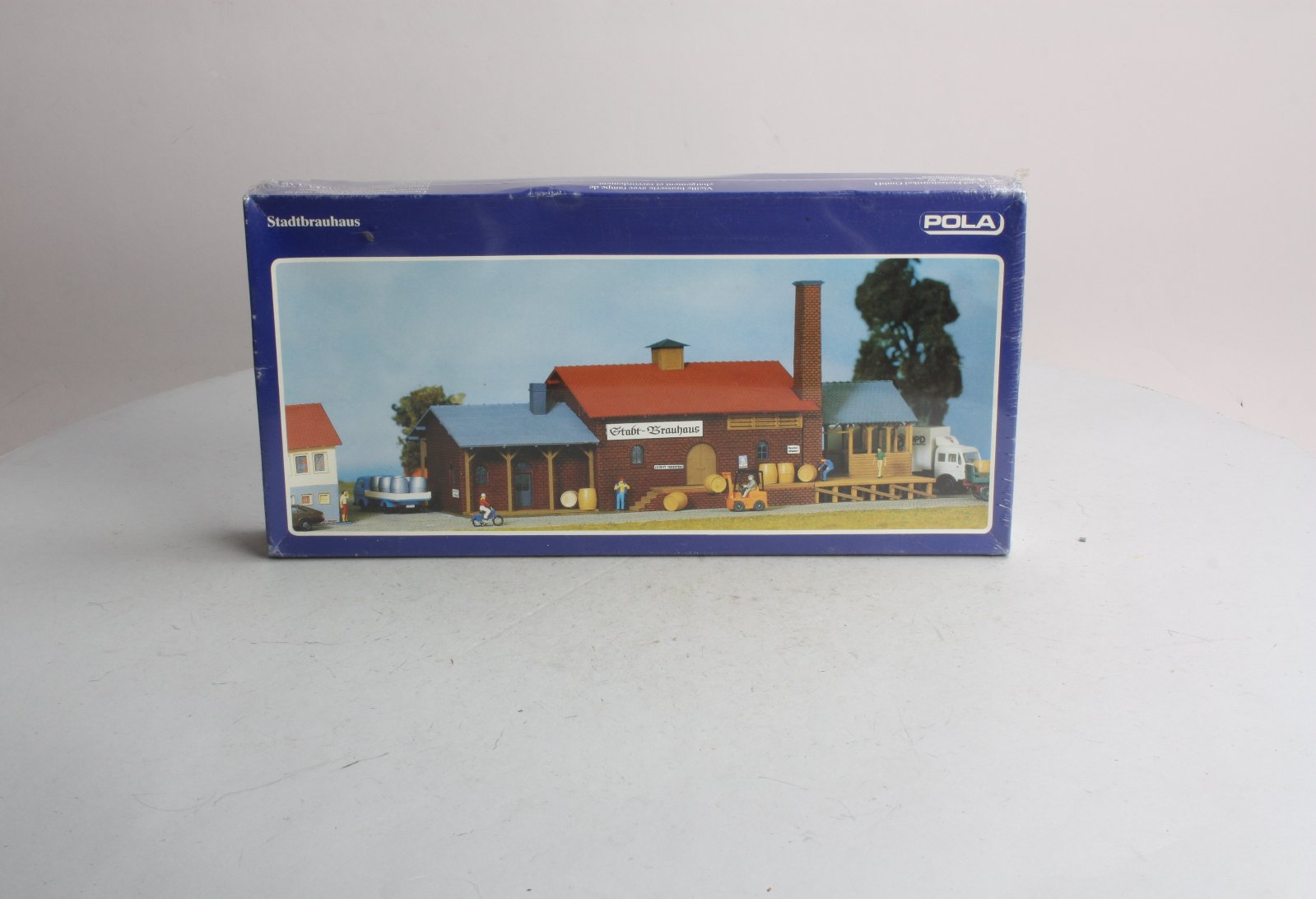 Pola 806 HO Scale Brewery Building Kit – Trainz