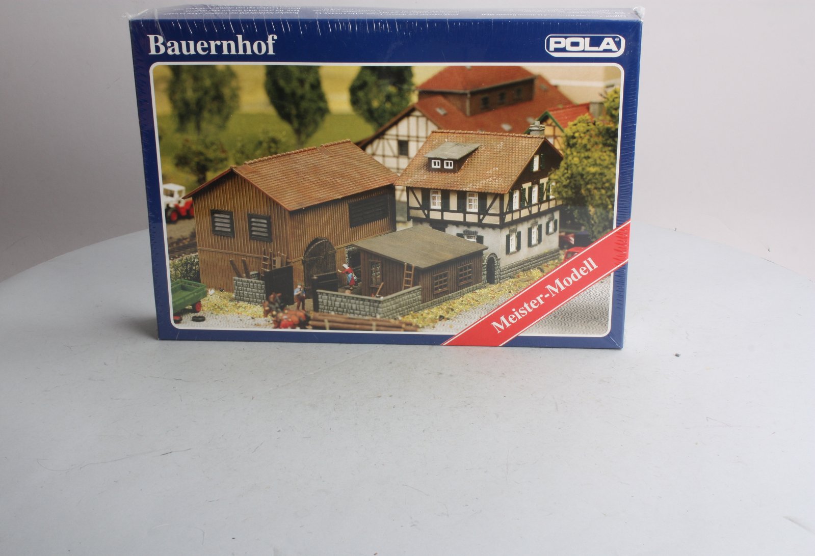 Pola 819 HO Scale Farm House Kit – Trainz