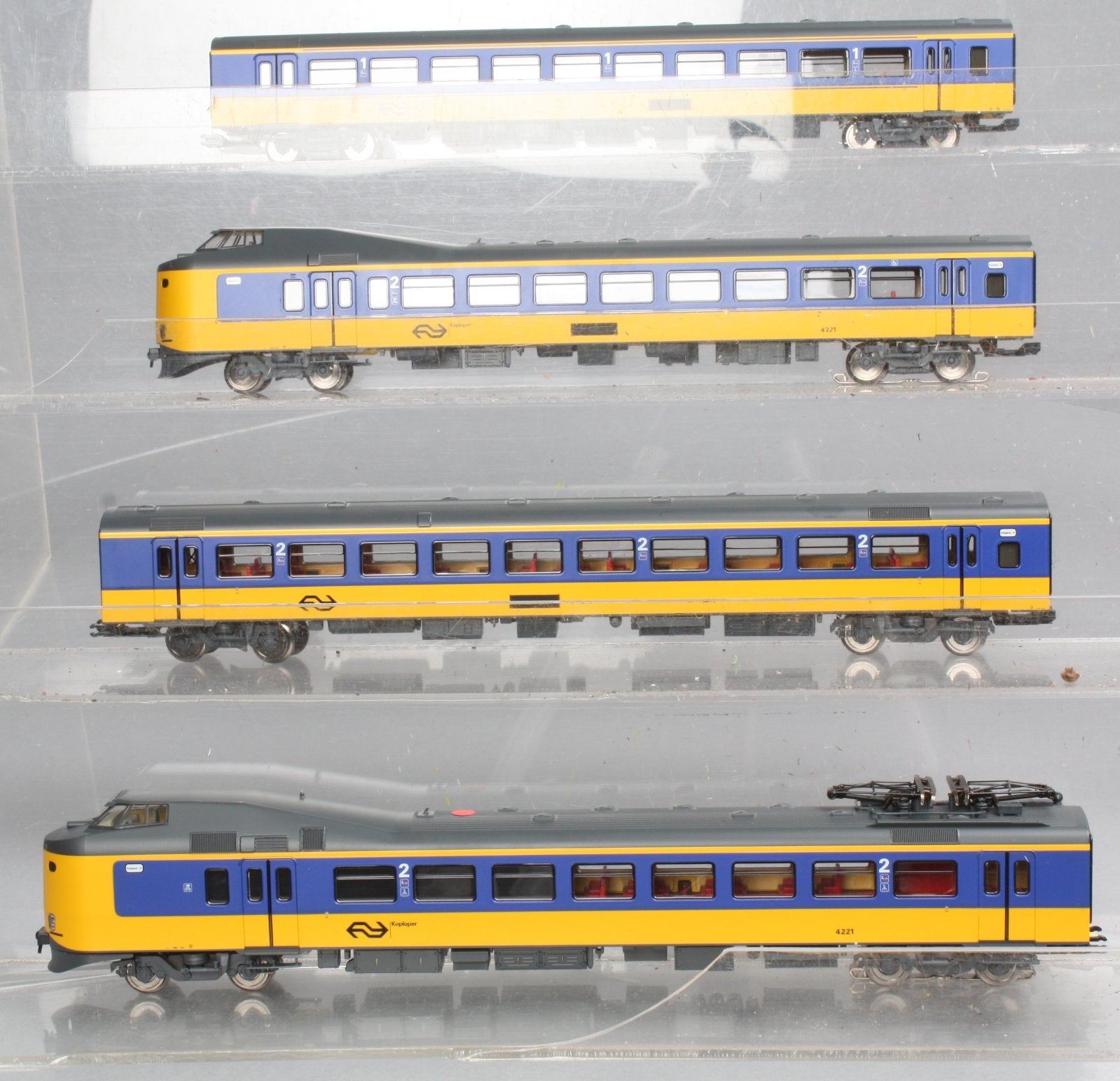 Marklin 37421 HO Scale NS Koploper Railcar Electric Train Set – Trainz