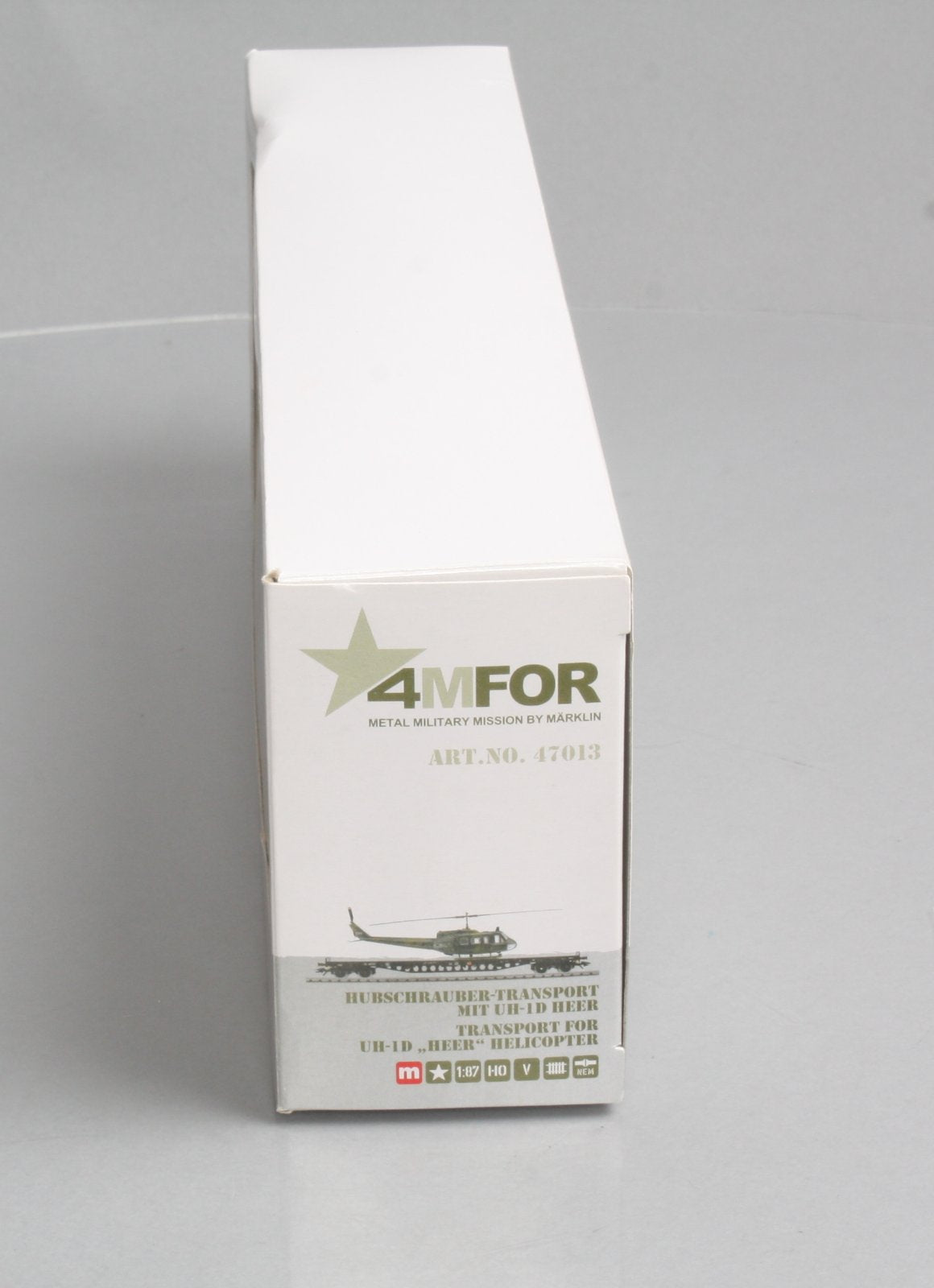 Marklin 47013 Flatcar with UH-1D Helicopter BW – Trainz