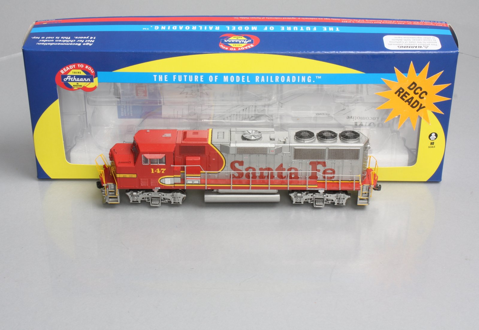 Athearn 88847 HO Scale Santa Fe GP60M Diesel Locomotive #147 – Trainz