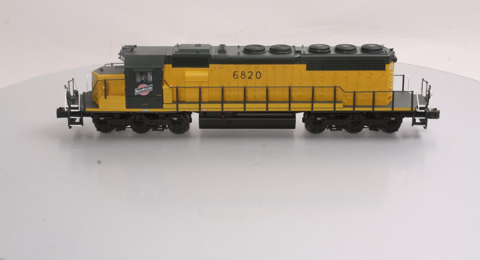 Lionel 6-34788 CNW Legacy Scale SD40-2 Diesel Locomotive #6820 – Trainz