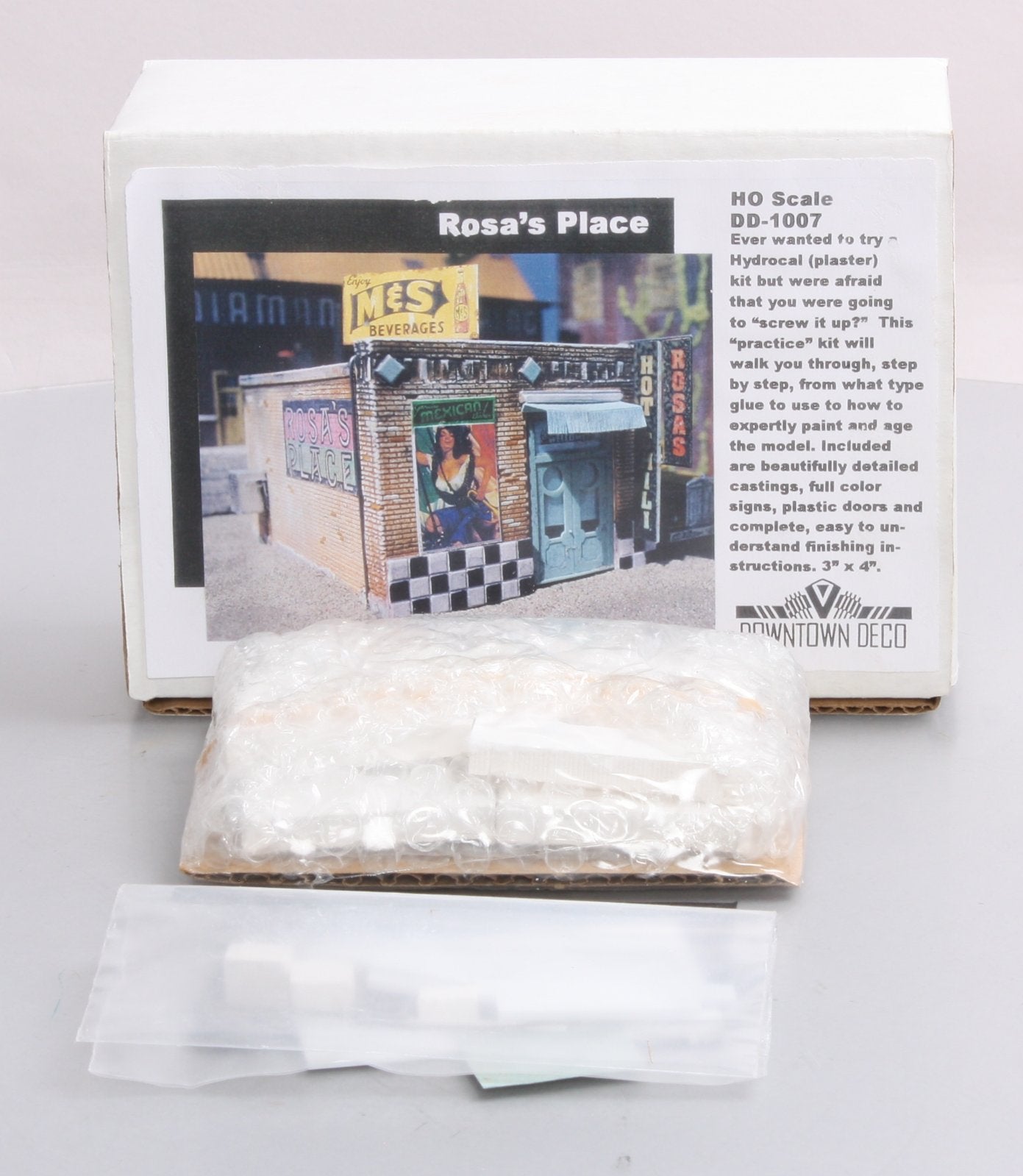 Downtown Deco DD1007 HO Scale Rosa's Place Building Kit – Trainz