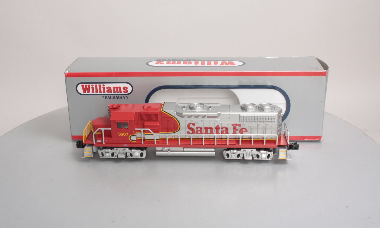 Williams 21211 O Santa Fe GP38 Powered Diesel Locomotive #3507 – Trainz