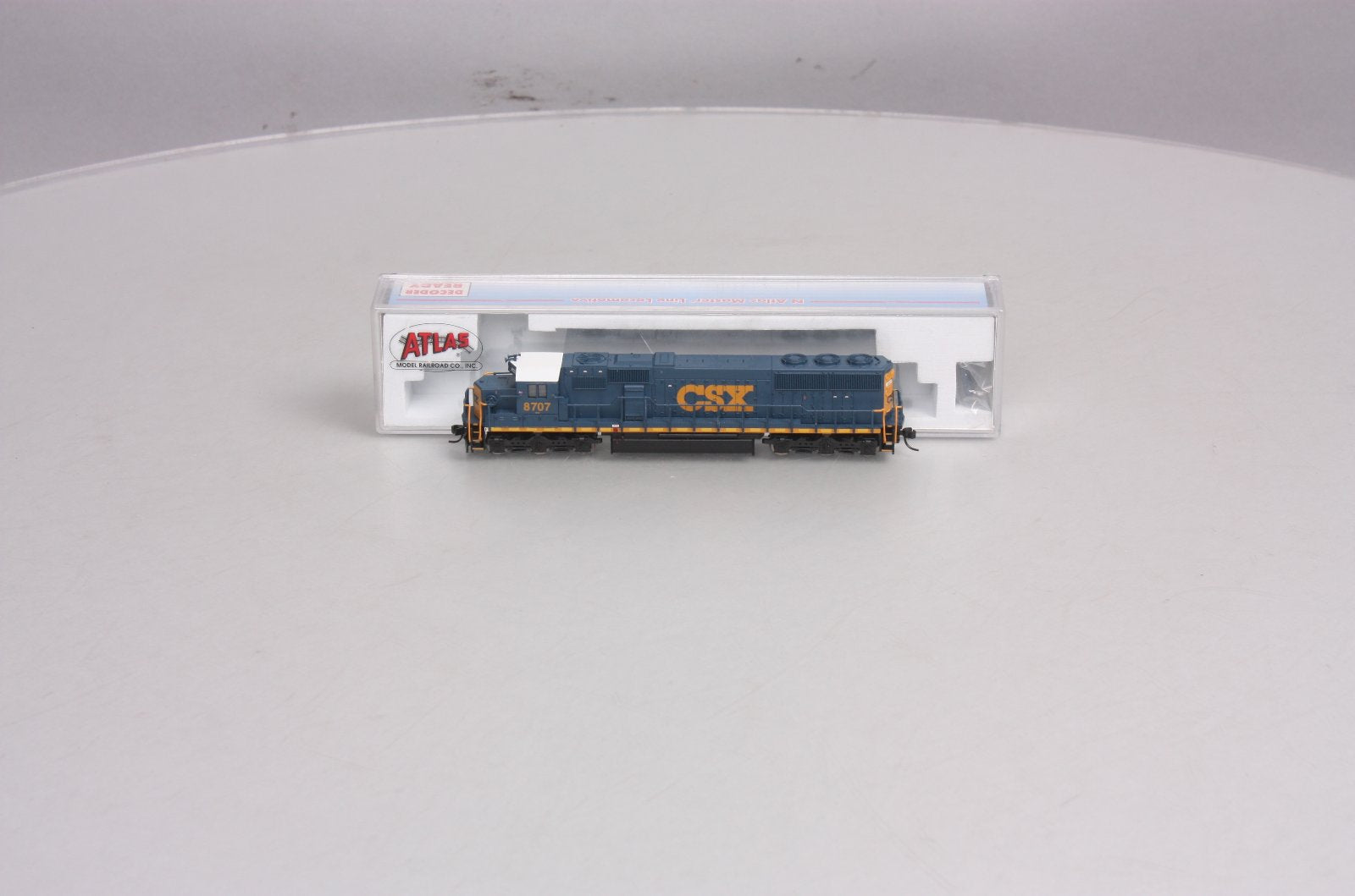 Atlas 49056 N Scale CSX SD60 Diesel Locomotive #8707 – Trainz