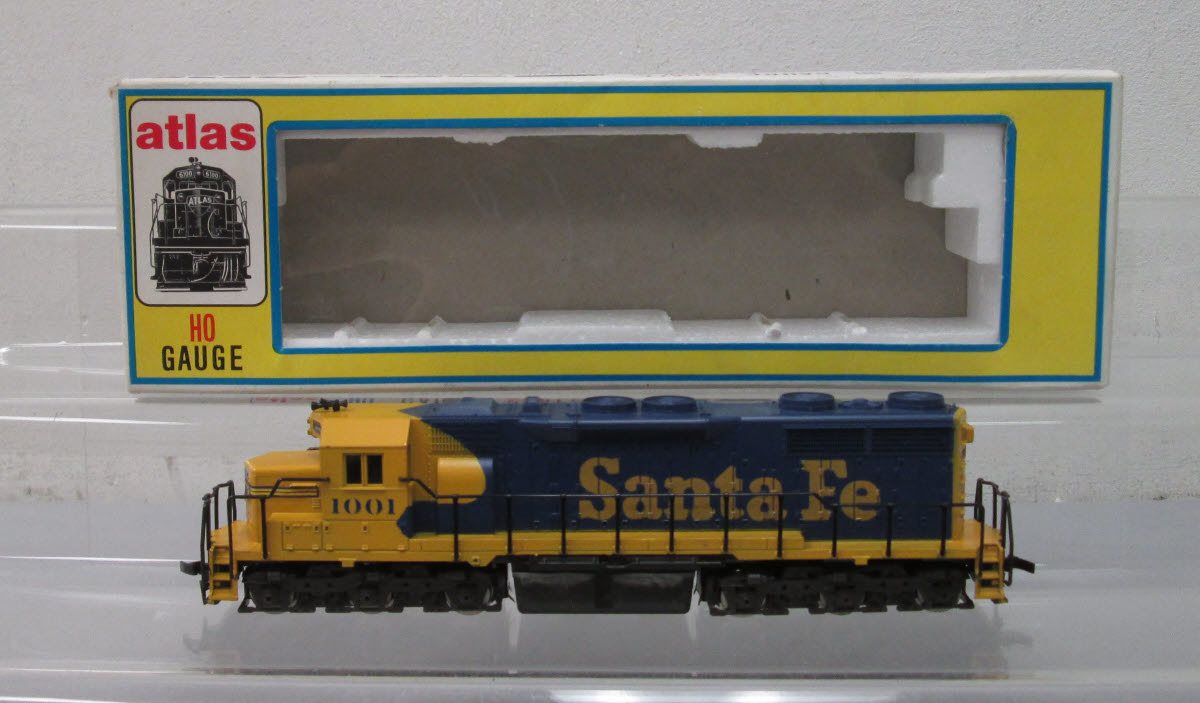 Atlas 7011 HO Scale Santa Fe SD35 Powered Diesel Locomotive #1001-DC – Trainz