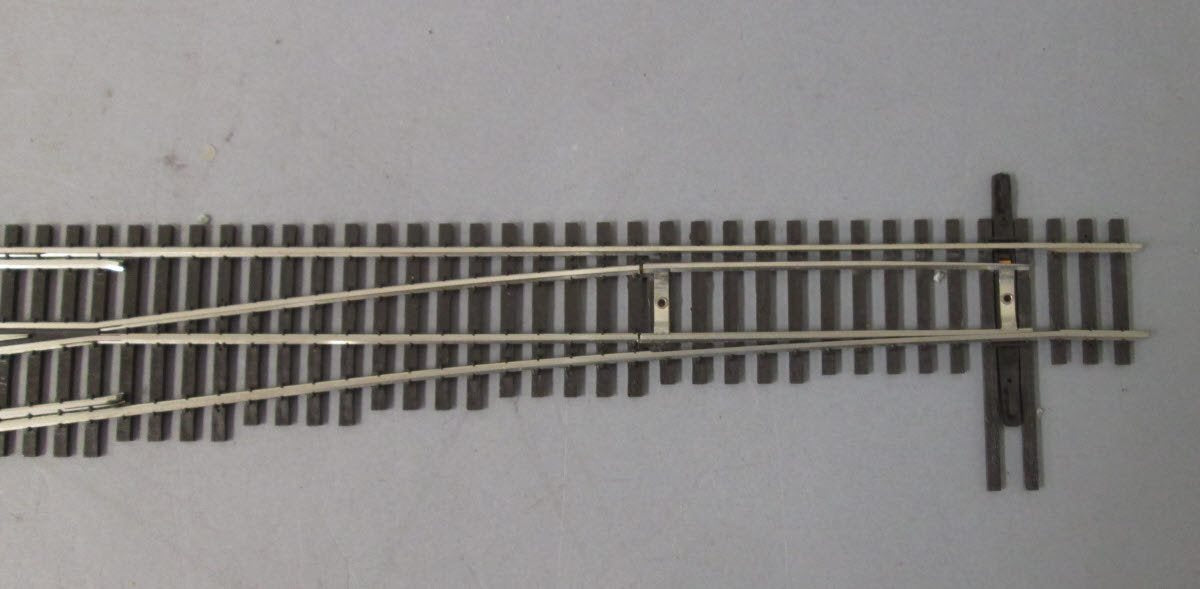 Walthers 948-805 HO Code 83 Nickel Silver #8 Left Hand Switch Turnout ...