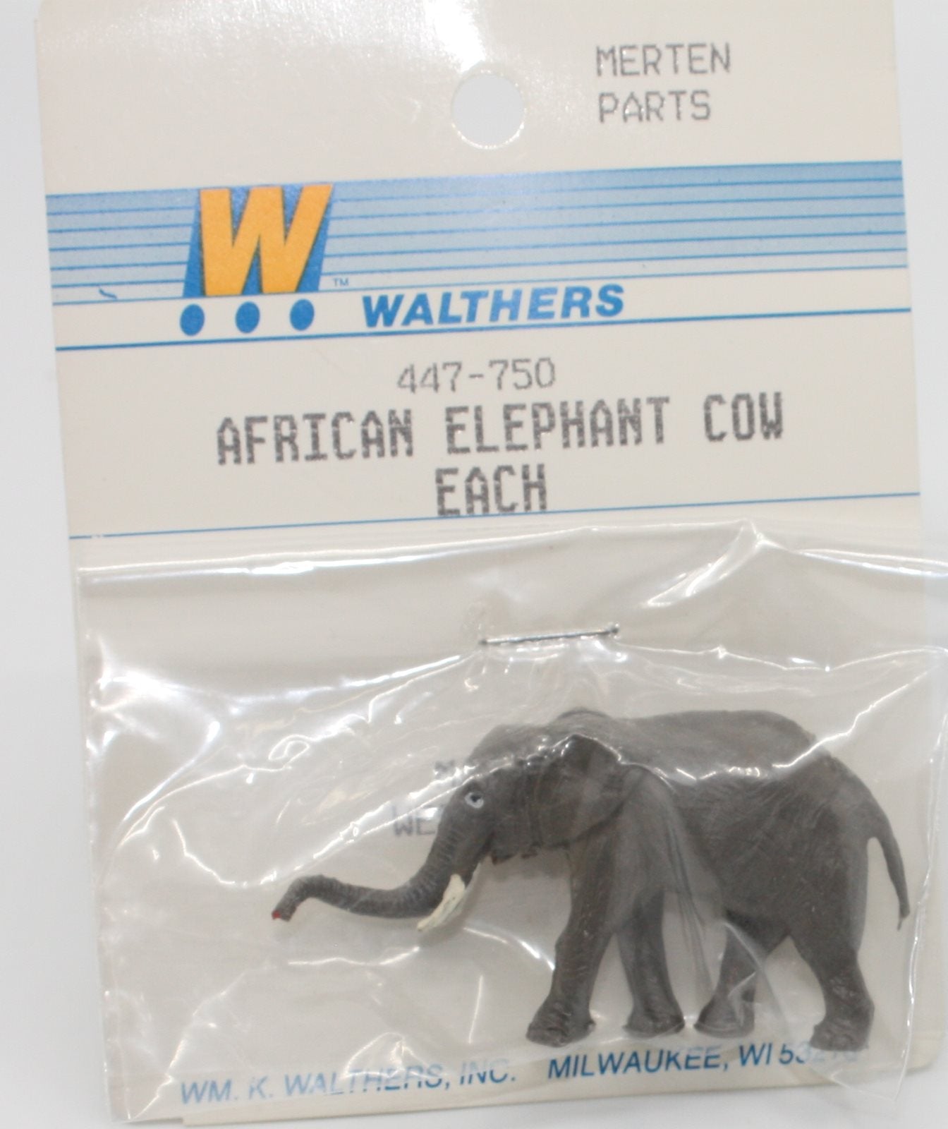 Walthers 447-750 HO African Elephant Cow – Trainz