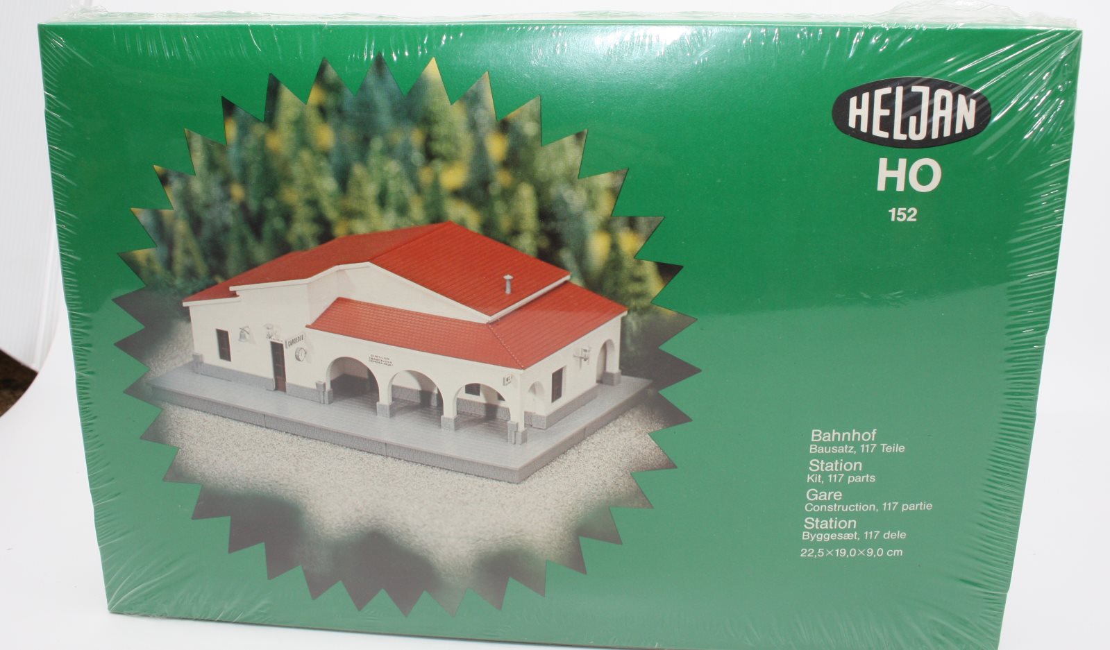 Heljan 152 HO Spanish Style Station Kit – Trainz