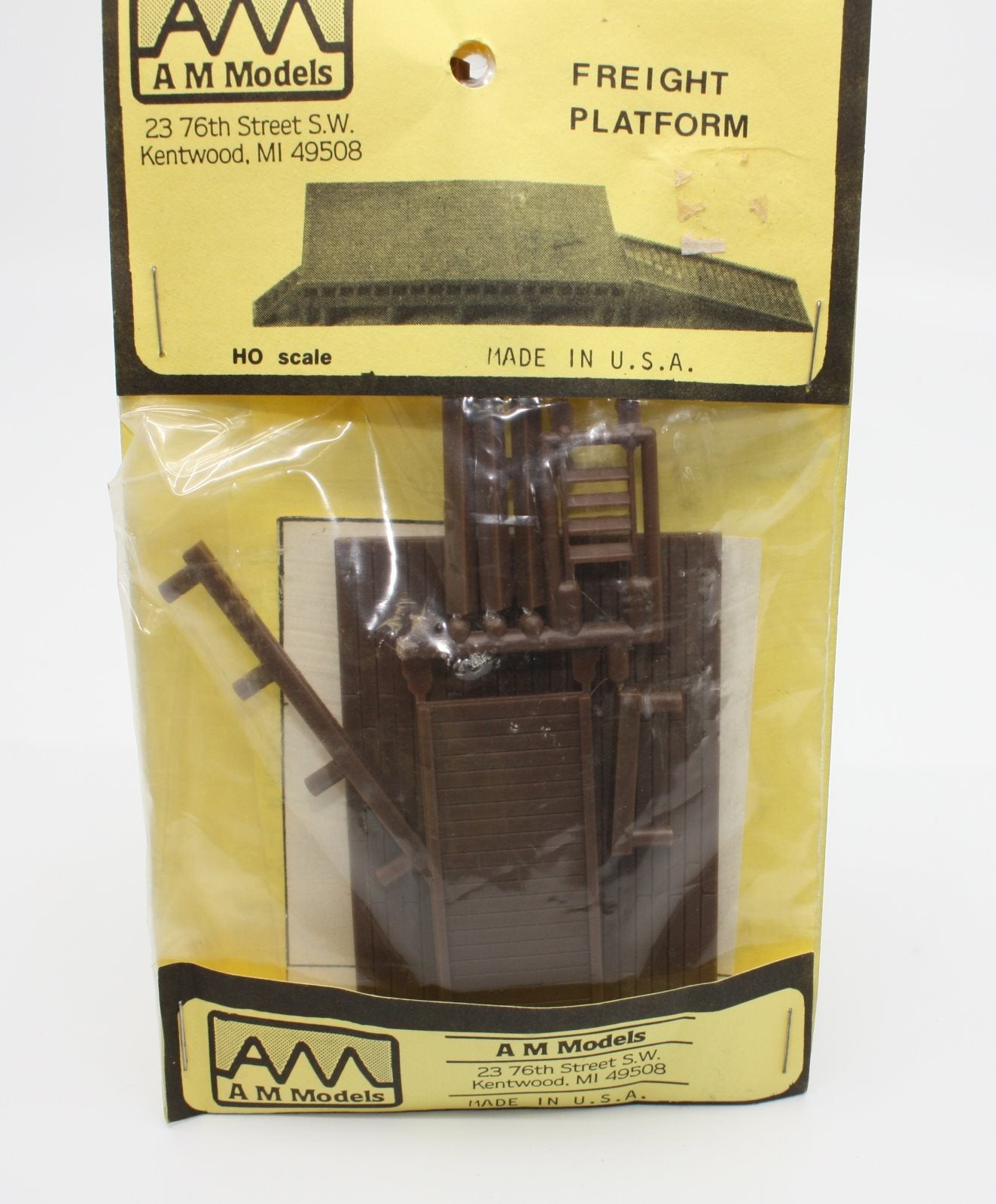 AM Models 107 HO Scale Freight Platform Building Kit – Trainz