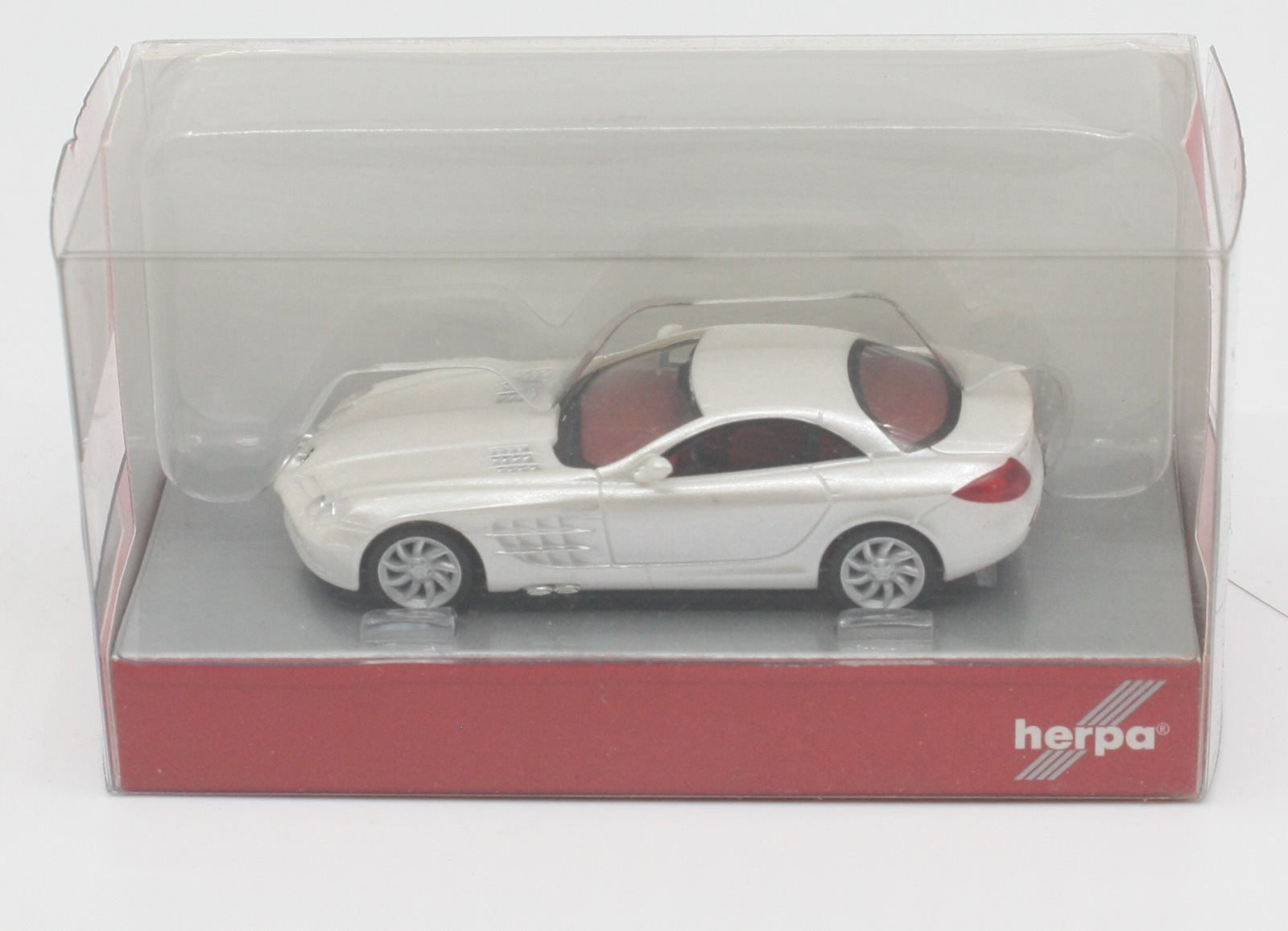 Herpa 033206-002 HO Mercedes-Benz SLR McLaren in White – Trainz