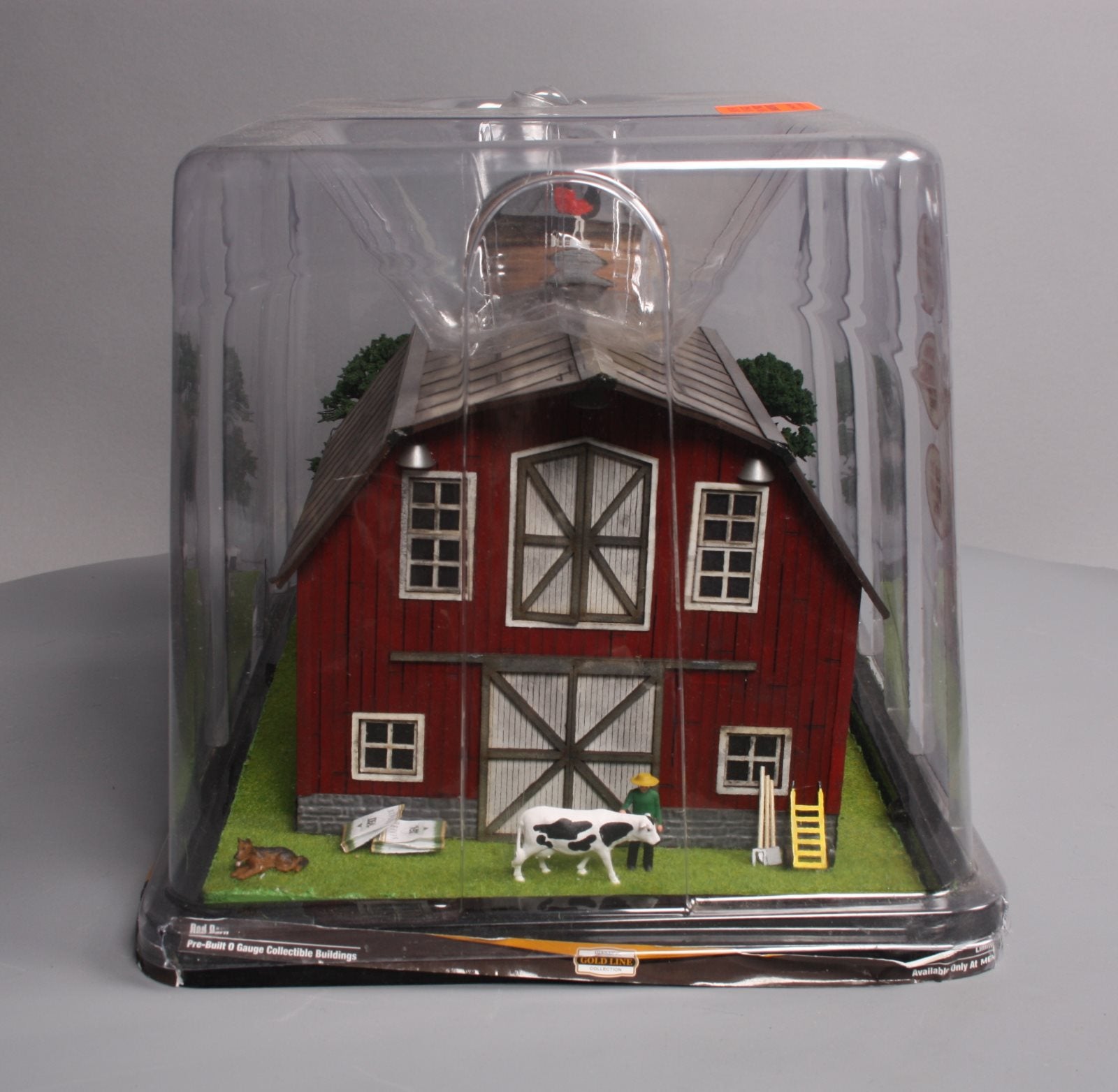 Menards 279-4430 O Scale Red Barn Built-Up – Trainz