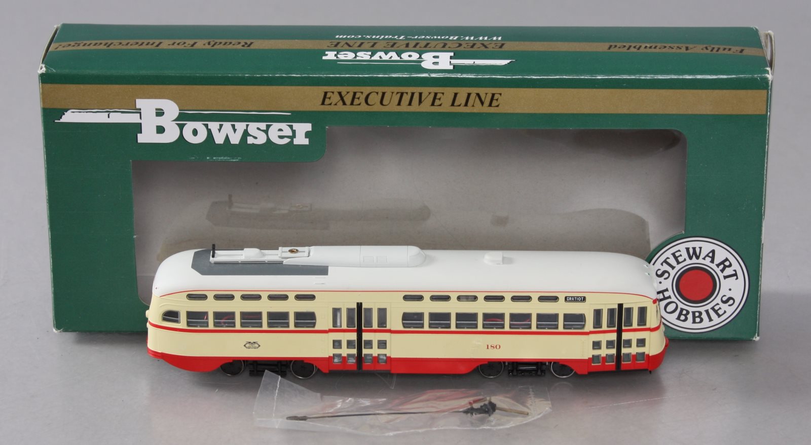 Bowser 12659 HO PCC Trolley, Detroit #180 – Trainz