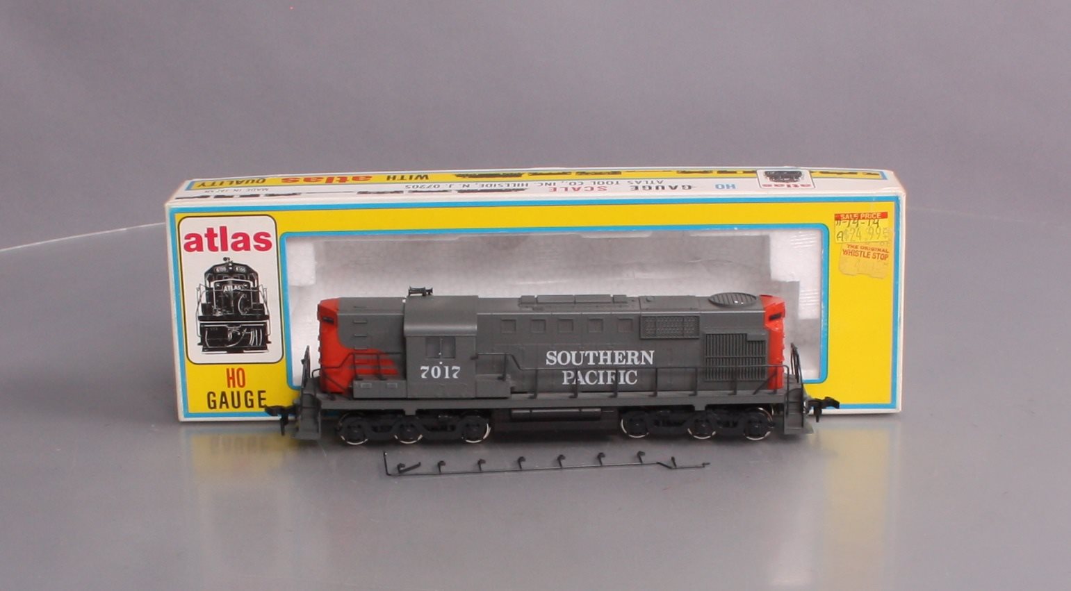 Atlas 8004 HO Southern Pacific RSD 12 Diesel Engine #7017 W/DC – Trainz