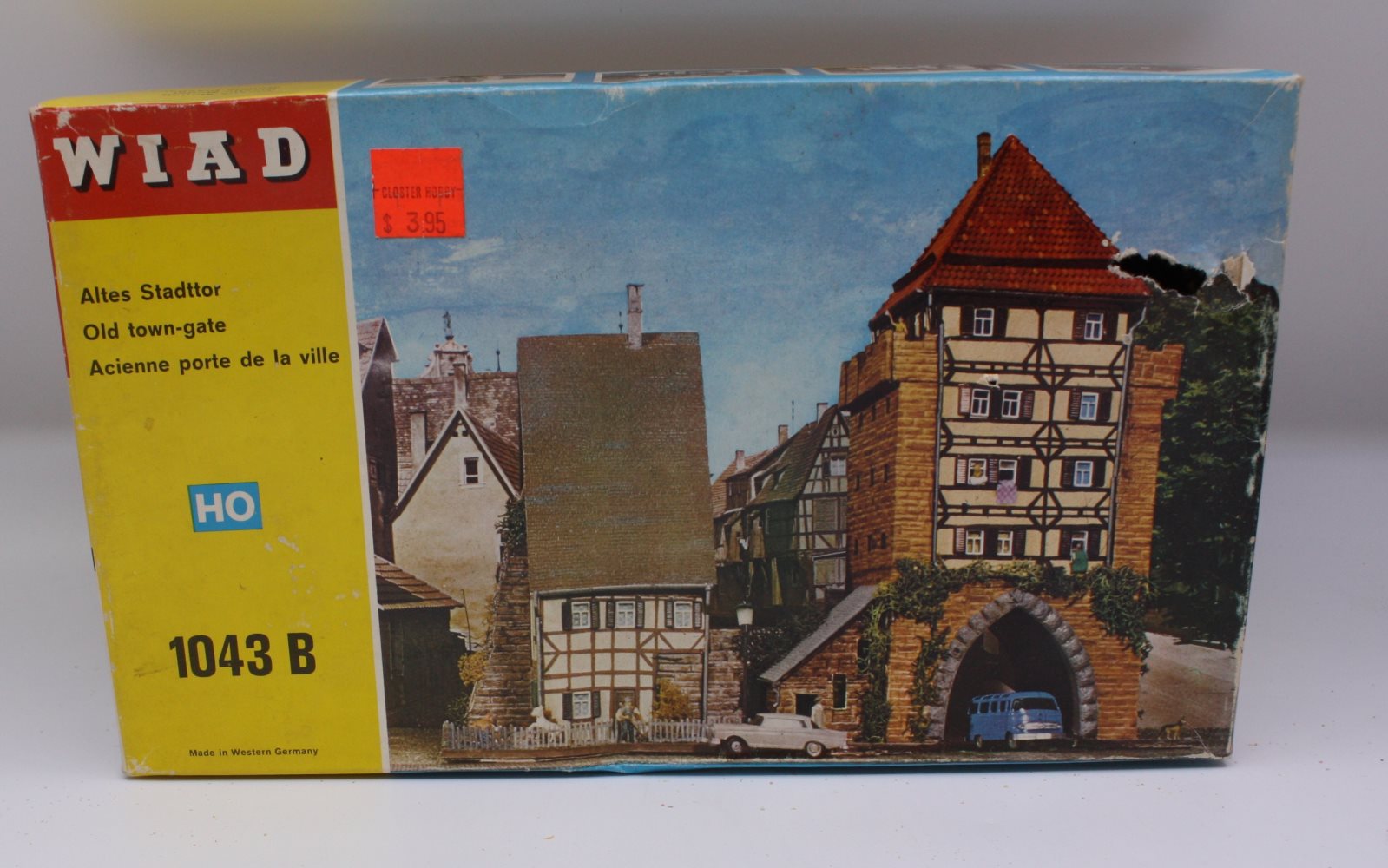 Wiad 1043 HO Old-Town Gate Model Building Kit – Trainz