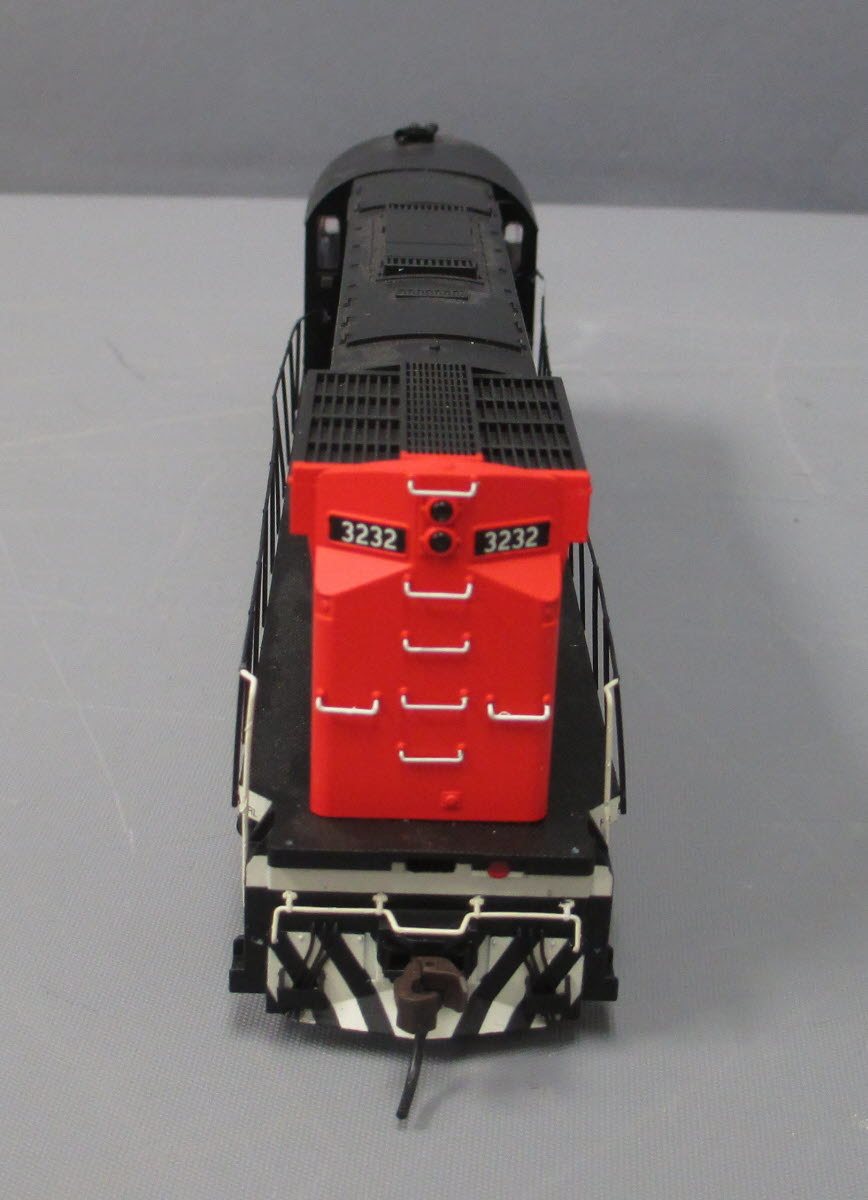 Atlas 10001340 HO CN C424 Phase III Diesel Locomotive #3232 – Trainz