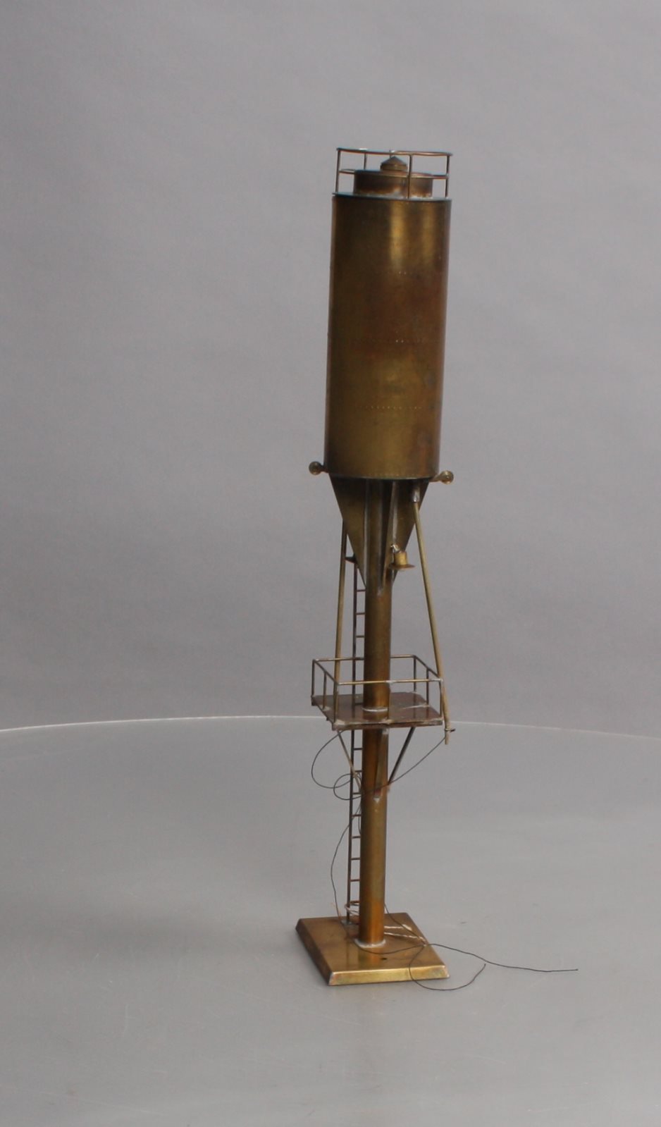 Max Gray 1012 O Scale Brass Sanding Tower Unpainted – Trainz