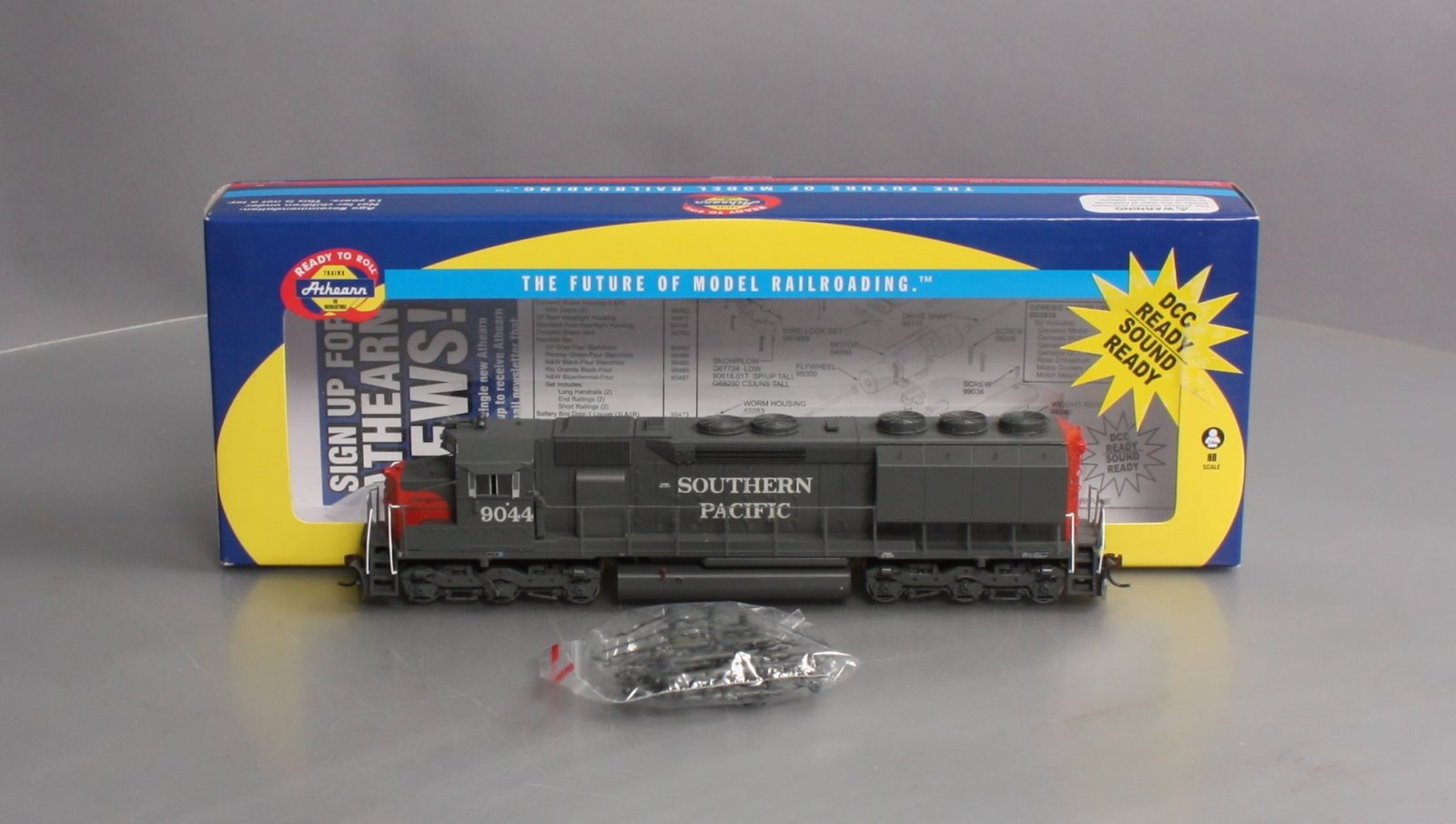 Athearn 98065 HO Southern Pacific SD45 Locomotive #9044 (Elephant Ears ...