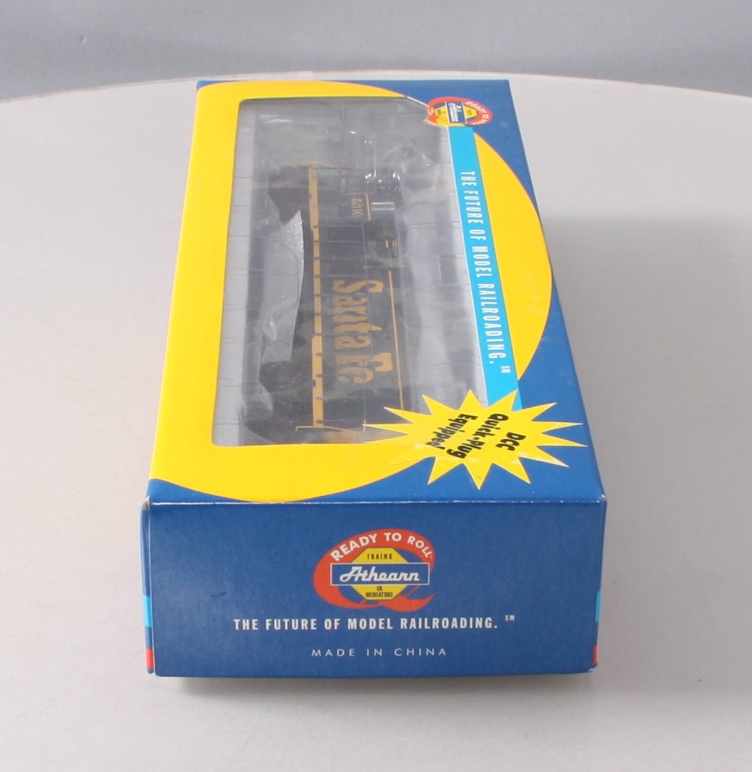 Athearn 89852 HO Santa Fe RTR SD40 Diesel Locomotive #5010 – Trainz