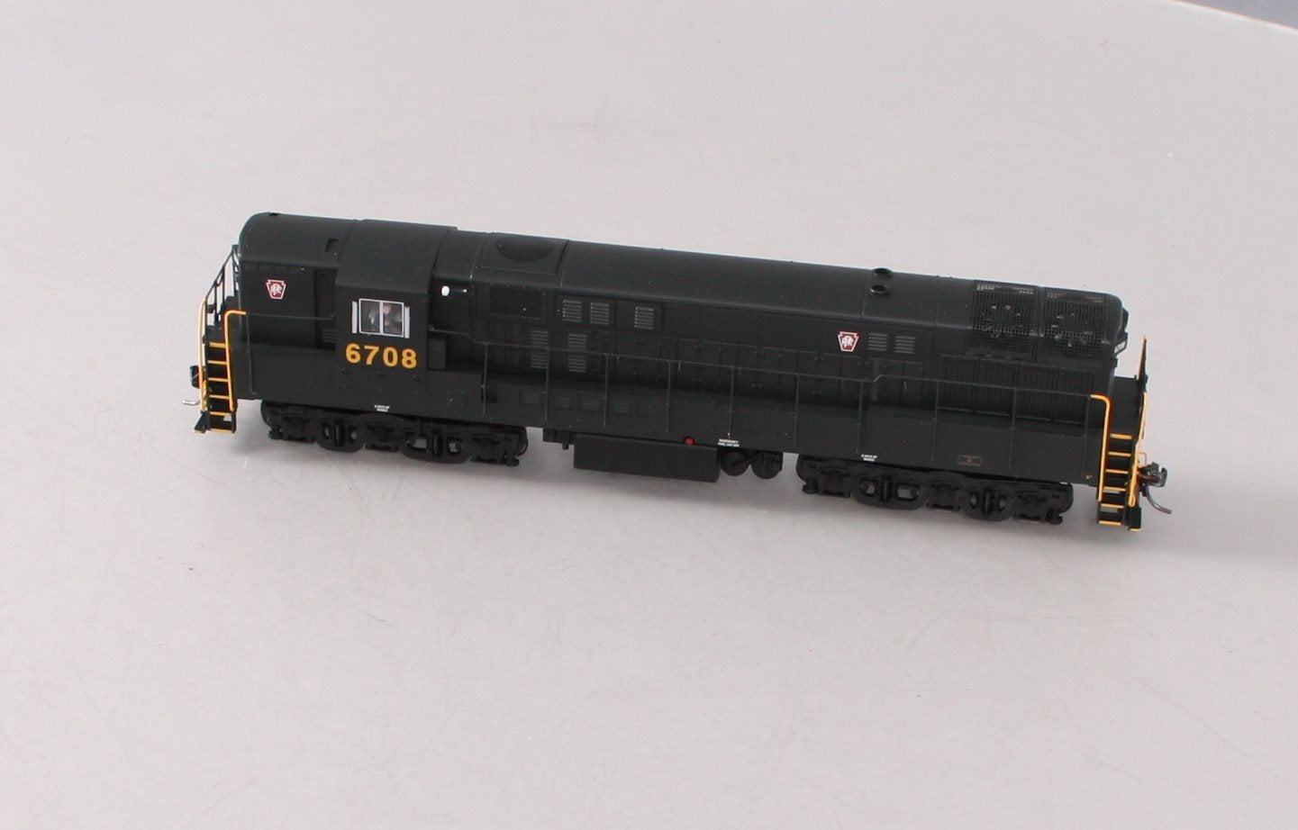 Atlas 7882 HO Scale PRR FM Trainmaster Phase 2 Diesel Locomotive #6708 ...