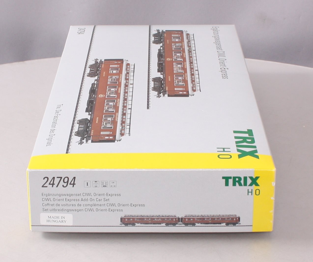 Trix 24794 HO CIWL Orient Express Add-On Car Set (2) – Trainz
