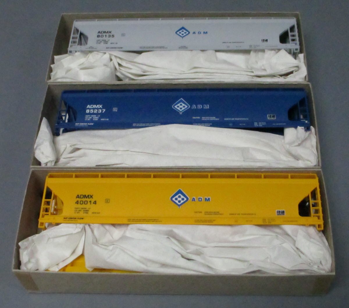 Accurail 3338 HO Scale ADM ACF 3 Bay Covered Hopper Kit (Pack of 3 ...