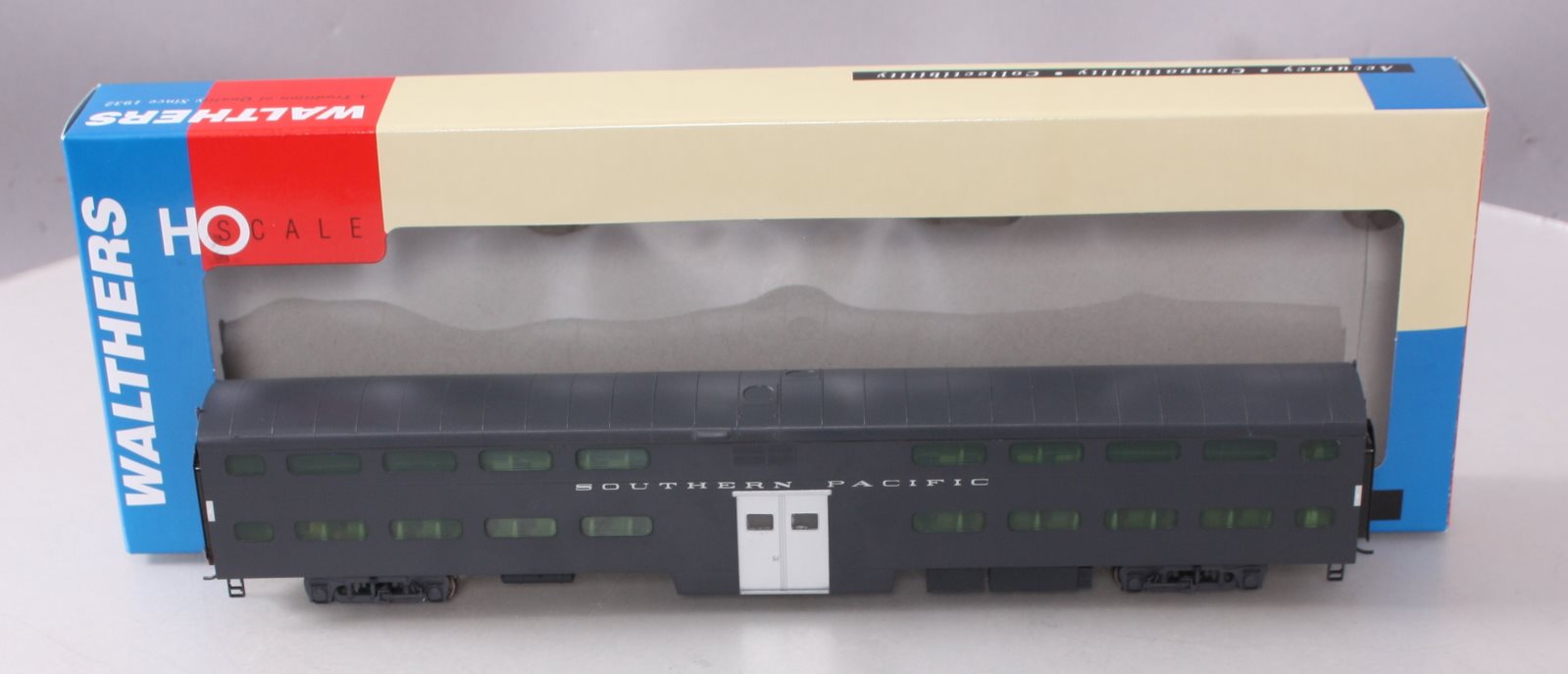 Walthers 932-5972 HO Southern Pacific PS Commuter Car – Trainz
