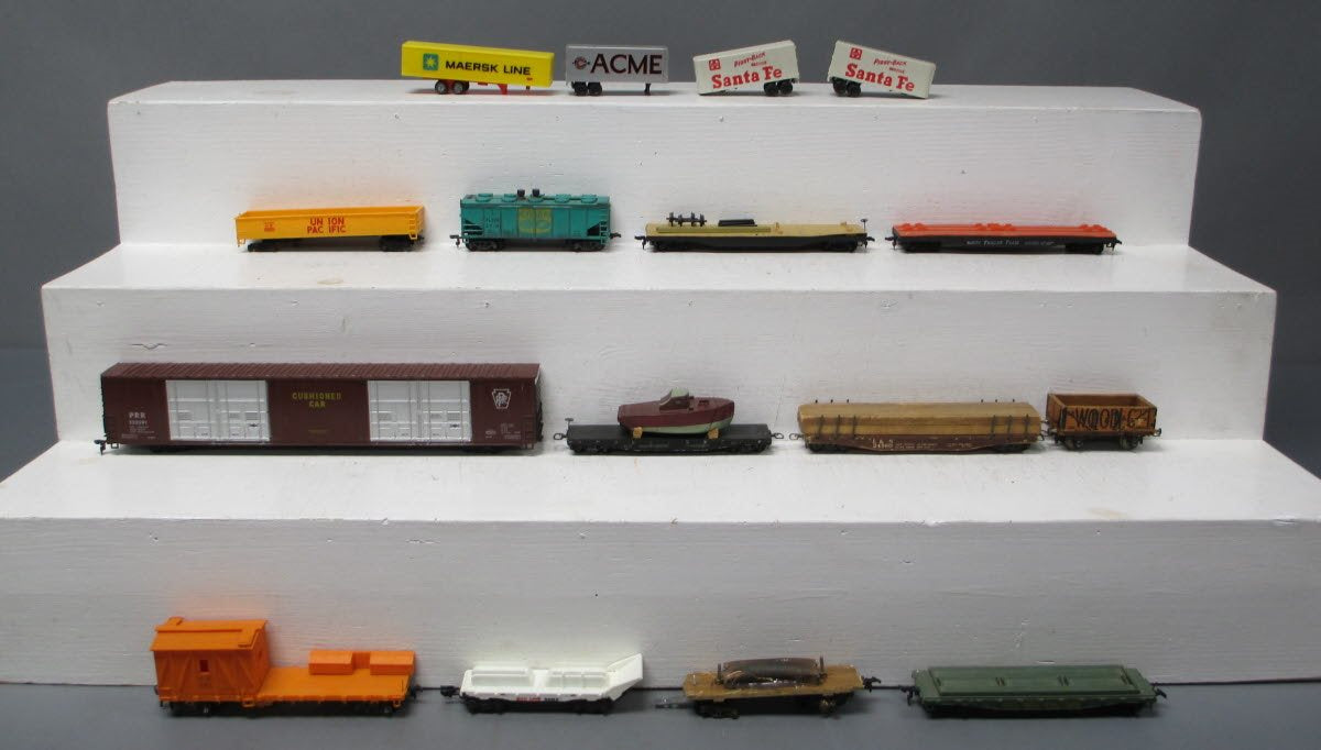 HO Scale Assorted Freight Cars & Containers [17] – Trainz