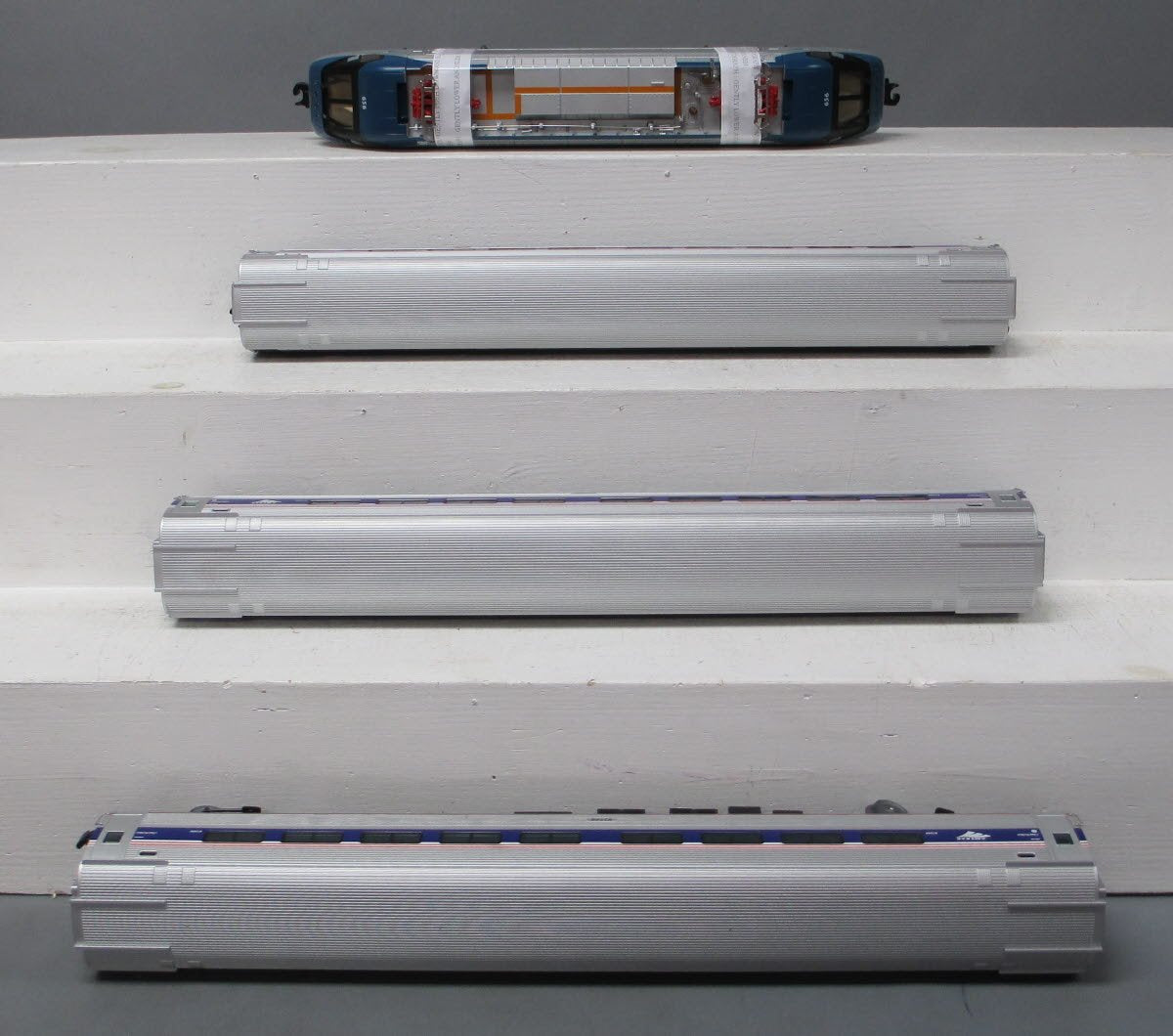 Lionel 6-31779 O Gauge Amtrak HHP-8 Amfleet Electric Passenger Train S ...