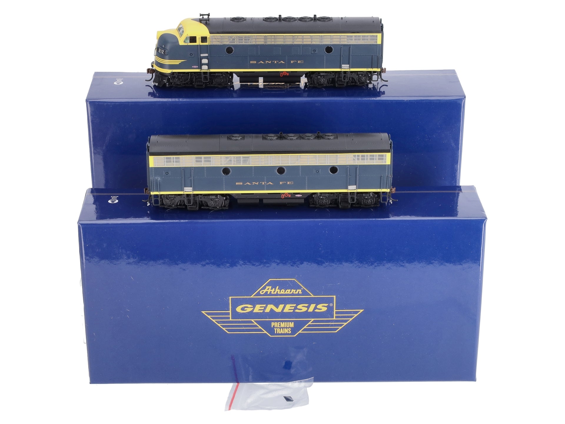 Athearn G12319 HO Scale ATSF F7 A/B Powered Diesel Locomotive Set #212 ...