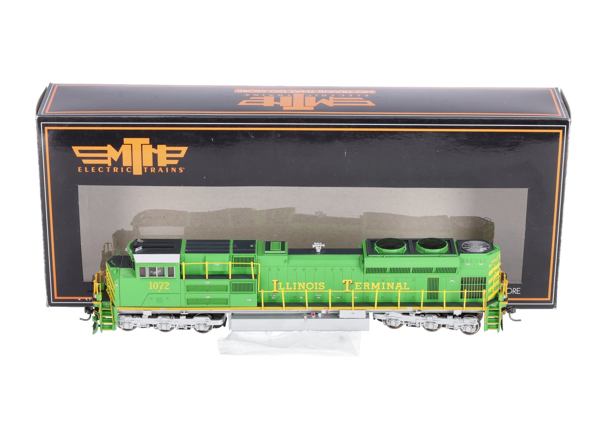 MTH 80-2249-0 HO Illinois Terminal SD70ACe Diesel Locomotive #1072 – Trainz