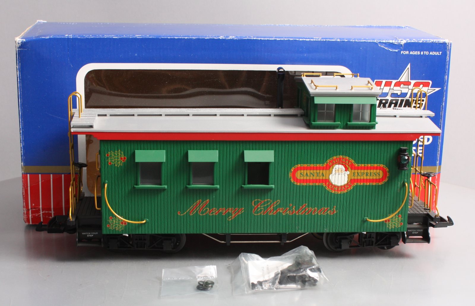 USA Trains 12025 G Christmas American Series Woodsided Caboose – Trainz