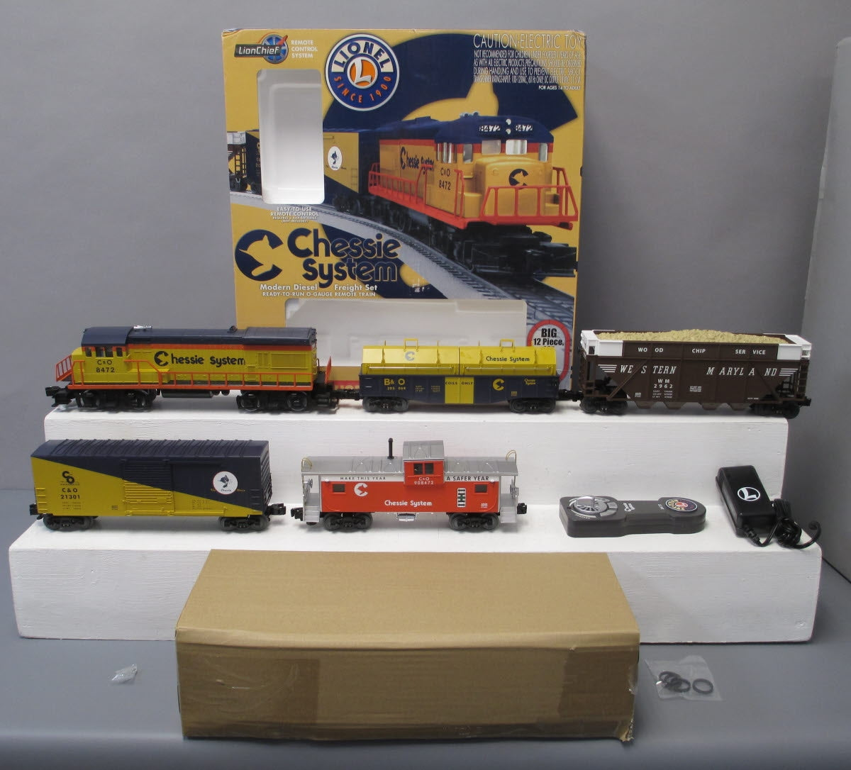 Lionel 6-82324 O Gauge Chessie System LionChief Diesel Freight Train S ...