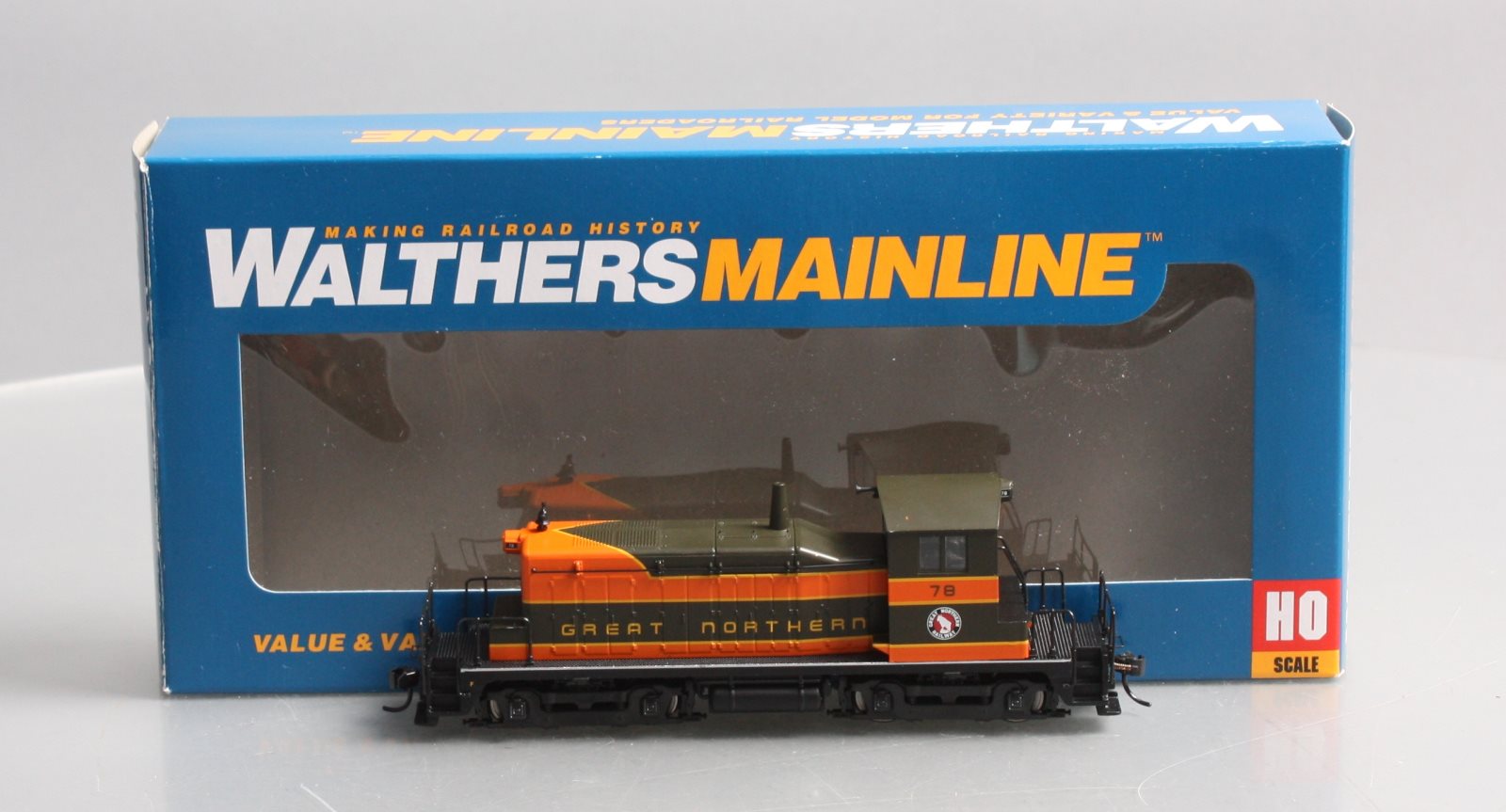 Walthers 910-9214 HO Great Northern Pullman EMD SW1 Diesel Switcher #7 ...