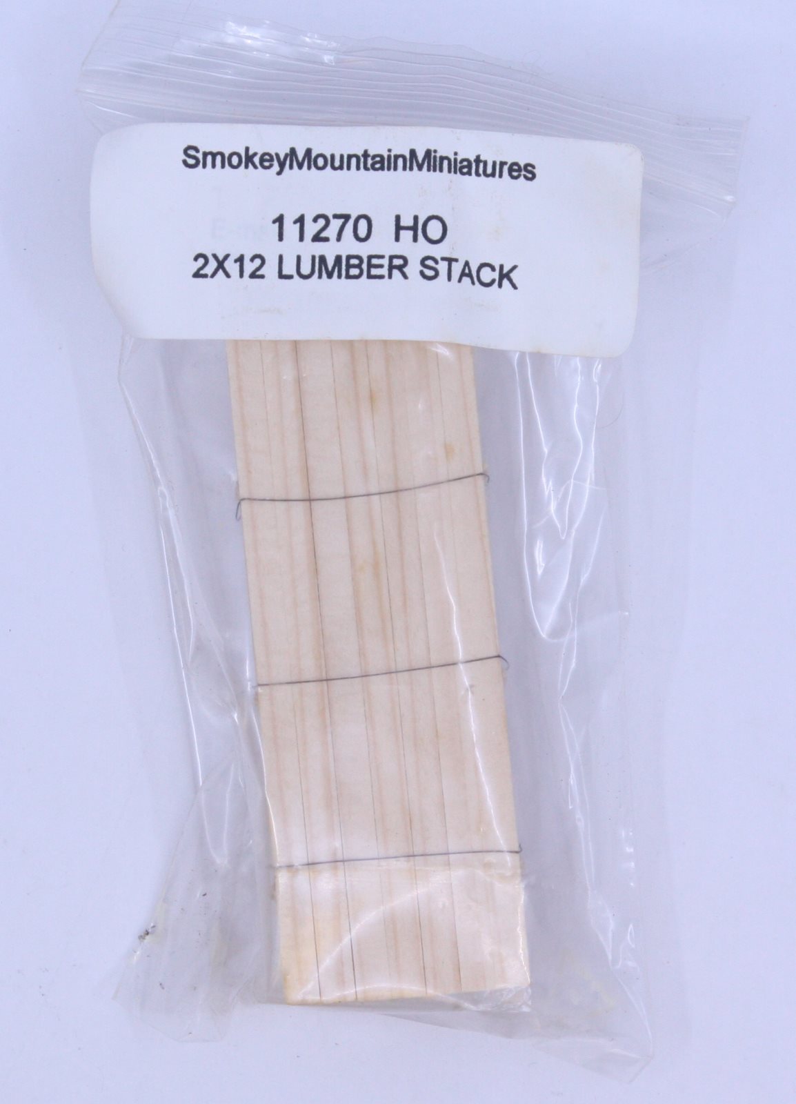 Smokey Mountain Miniatures 11270 HO Scale 2 x 12 Lumber Stack – Trainz