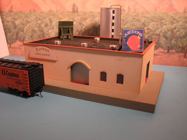 Alpine Division Scale Models 8399 Sunkist Citrus Exch Kit – Trainz