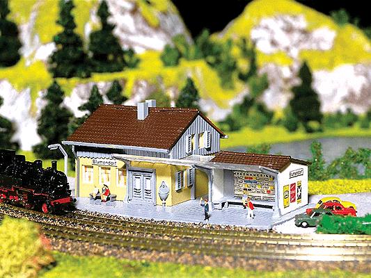 Faller 282706 Z Wayside Train Station – Trainz