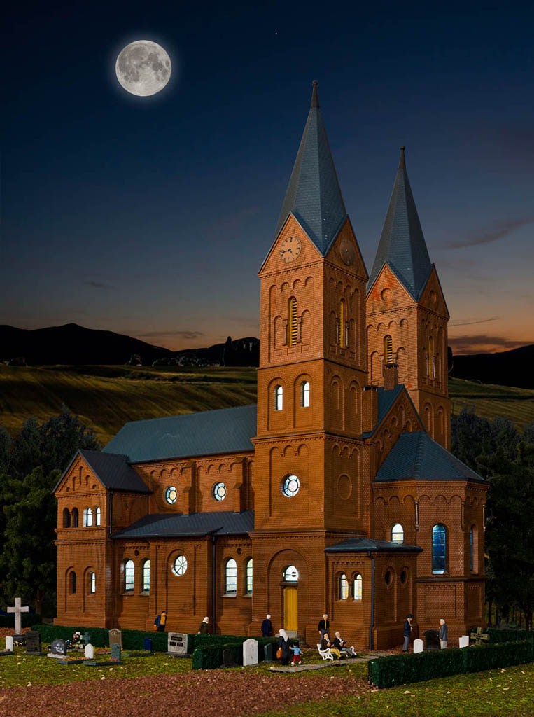 Kibri 39760 HO Scale Roman Catholic Church Kit – Trainz