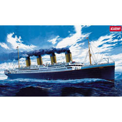 Academy 14215 1:400 RMS Titanic Ocean Liner Ship Kit – Trainz