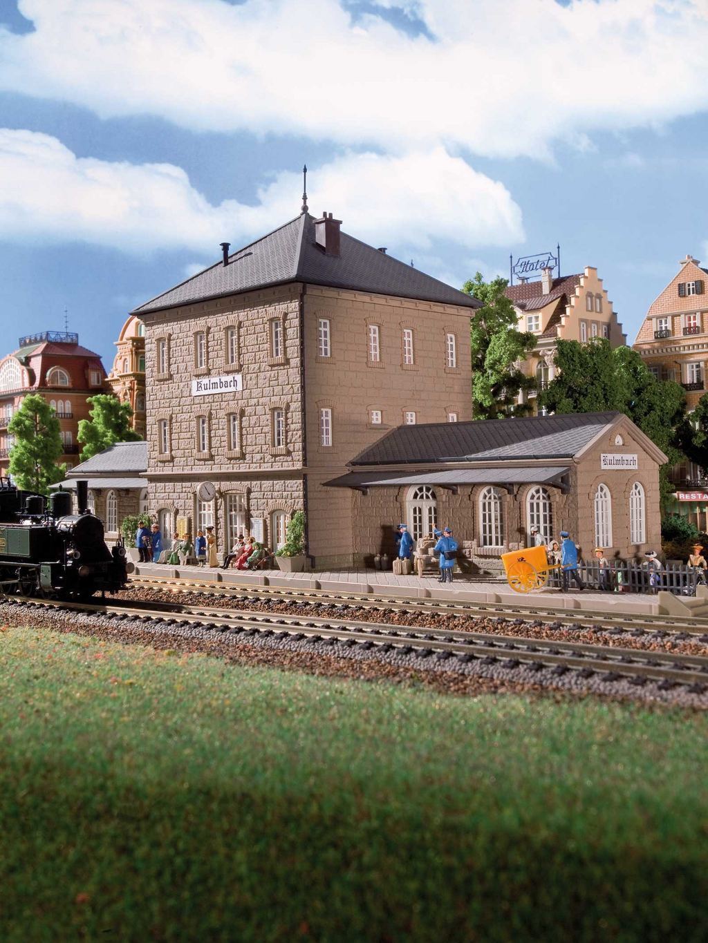 Vollmer 43451 HO Kulmbach Plastic Train Station Kit – Trainz