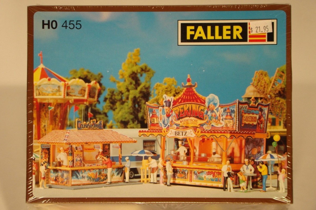 Faller 455 HO Fair Stands Building Kit – Trainz