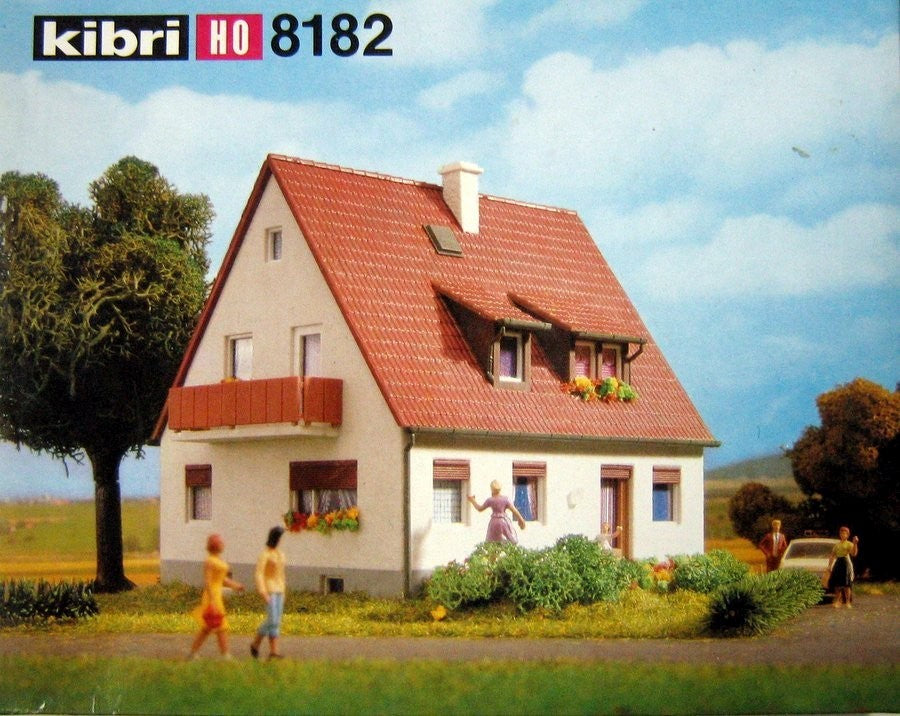 Kibri 8182 HO Scale Family House Kit – Trainz