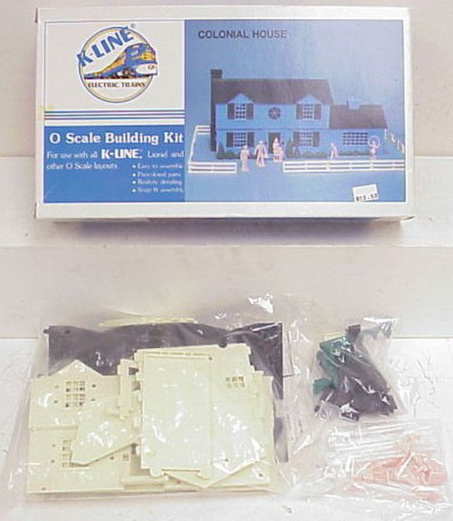 K-Line K4050 O Colonial House Building Kit with Figures & Fence – Trainz