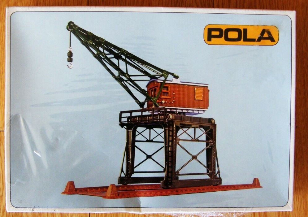 Pola 705 HO Scale Dockside Gantry Crane Building Kit – Trainz