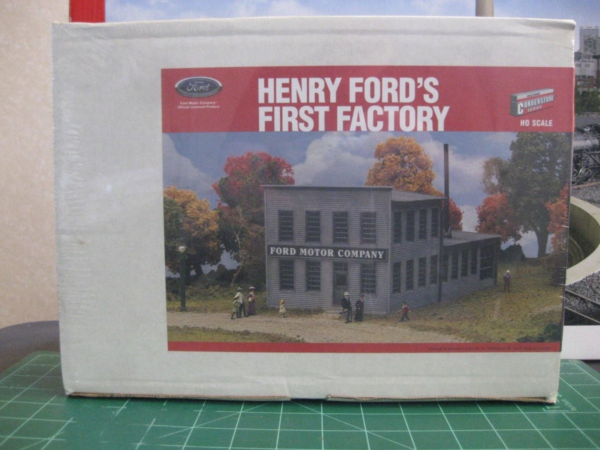 Walthers 933-1 HO Scale Henry Ford's First Factory Building Kit – Trainz
